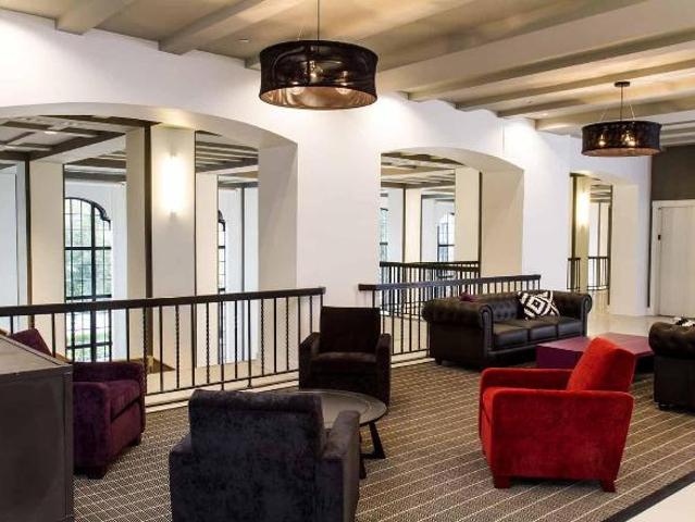 1 Br, 1 bath, Apartment 5454 S Shore Dr