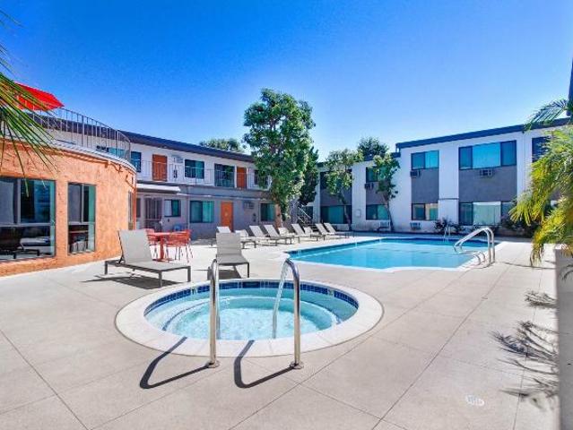 1 Br, 1 bath, Apartment 5461 Yarmouth Avenue