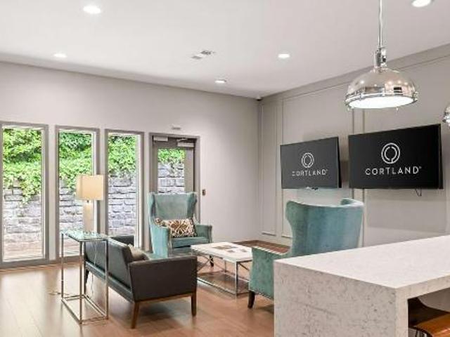 1 Br, 1 bath, Apartment 5470 Glenridge Dr