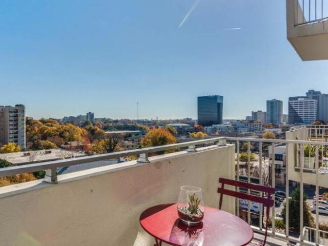 1 Br, 1 bath, Apartment 549 Peachtree St NE