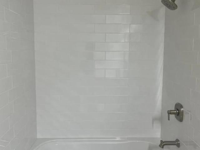 1 Br, 1 bath, Apartment 5401 E Van Buren St