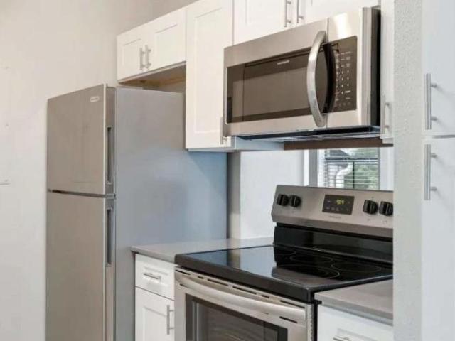 1 Br, 1 bath, Apartment 5401 Overton Ridge Blvd
