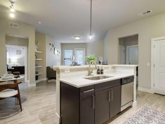 1 Br, 1 bath, Apartment 5415 Maple Ave