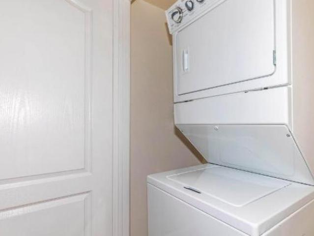 1 Br, 1 bath, Apartment 550 N Figueroa St