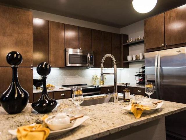 1 Br, 1 bath, Apartment 5515 Arapaho Road