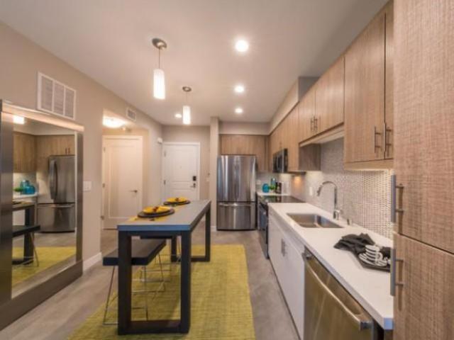 1 Br, 1 bath, Apartment 5520 Wilshire Blvd