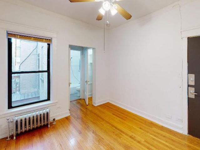 1 Br, 1 bath, Apartment 5528 S Everett Ave