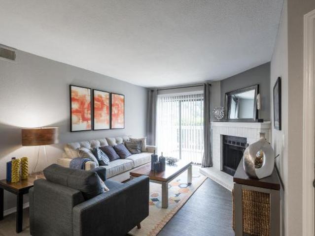 1 Br, 1 bath, Apartment 5600 Briar Oak Ln