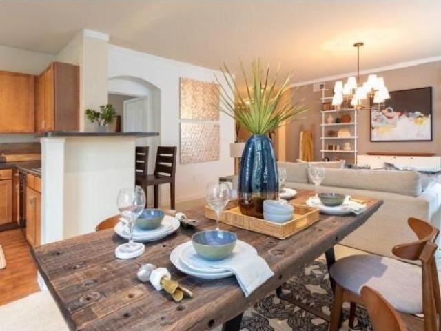 1 Br, 1 bath, Apartment 5605 Village Glen Drive