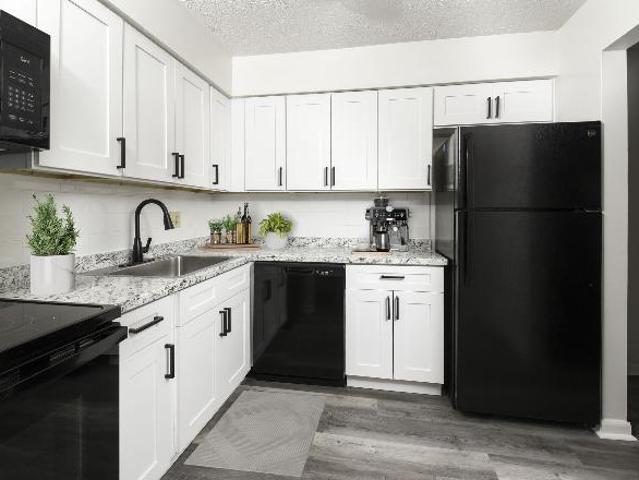 1 Br, 1 bath, Apartment 5615 Sierra Ridge Drive