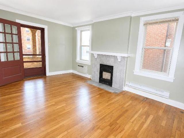 1 Br, 1 bath, Apartment 5625 Hobart Street