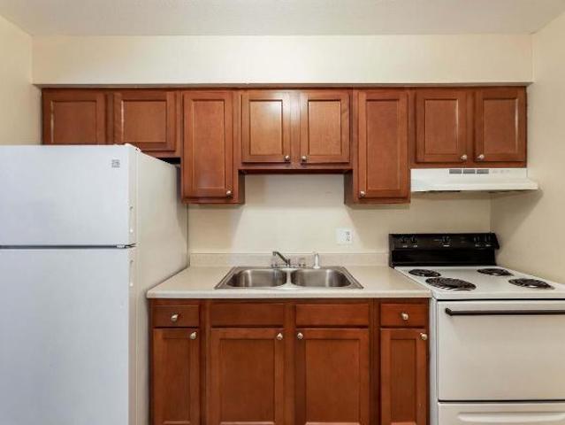 1 Br, 1 bath, Apartment 5747 Talmadge Rd