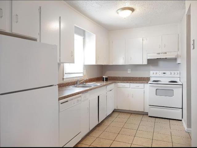 1 Br, 1 bath, Apartment 5767 Cedars E Court