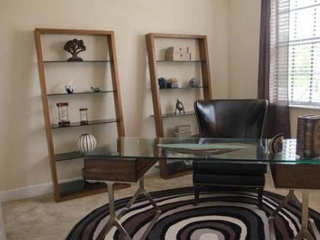 1 Br, 1 bath, Apartment 570 Christina Dr