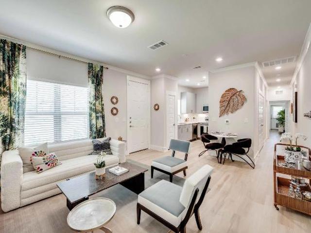 1 Br, 1 bath, Apartment 571 Lloyds Rd