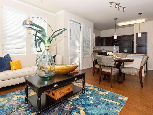 1 Br, 1 bath, Apartment 5872 Old Jacksonville Hwy