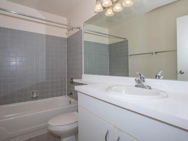 1 Br, 1 bath, Apartment 5885 Forest View Rd