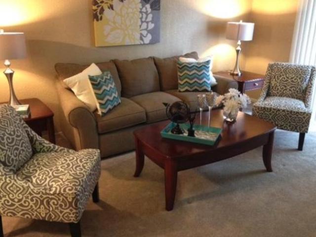 1 Br, 1 bath, Apartment 5800 Woodside Dr