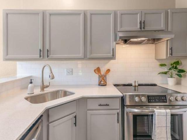 1 Br, 1 bath, Apartment 5800 Northwest Dr