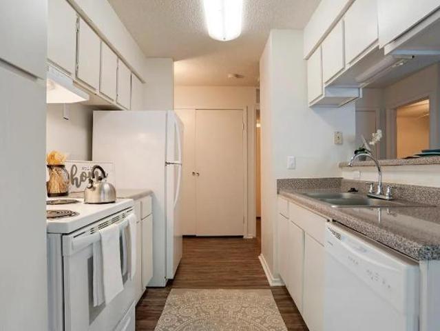 1 Br, 1 bath, Apartment 580 S Pear Orchard Rd