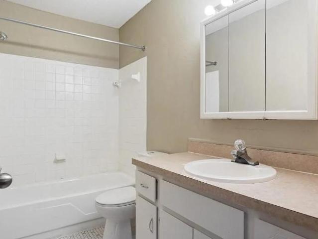 1 Br, 1 bath, Apartment 5834 N Yermo Dr
