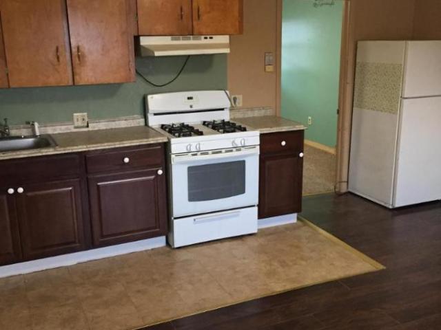 1 Br, 1 bath, Apartment 58 60 Intervale Rd
