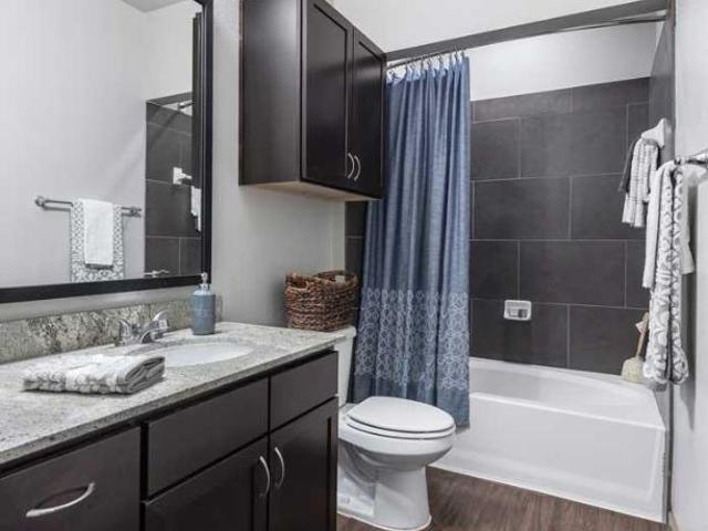 1 Br, 1 bath, Apartment 5959 Maple Ave