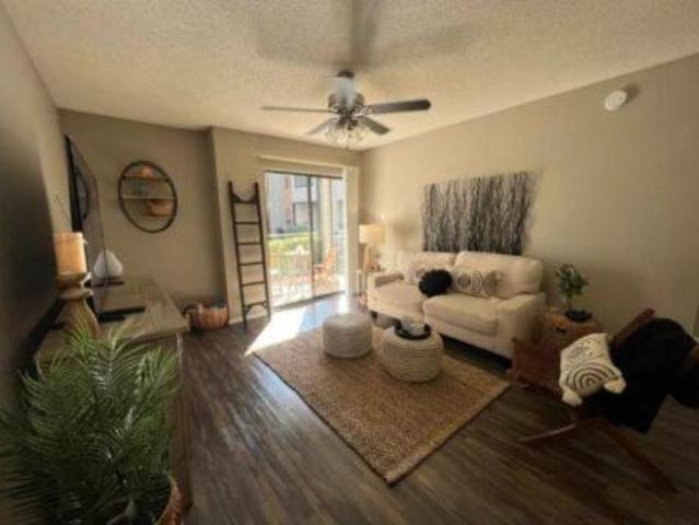 1 Br, 1 bath, Apartment 5901 Valleycreek Lane