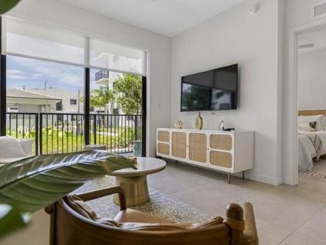 1 Br, 1 bath, Apartment 609 2nd St
