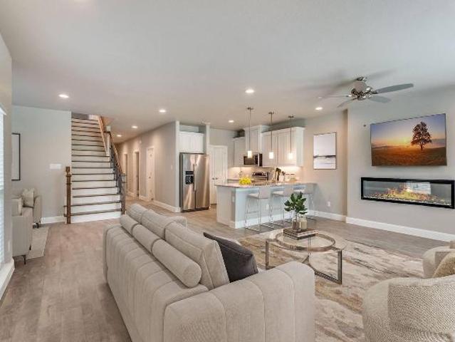 1 Br, 1 bath, Apartment 600 N Grove Blvd