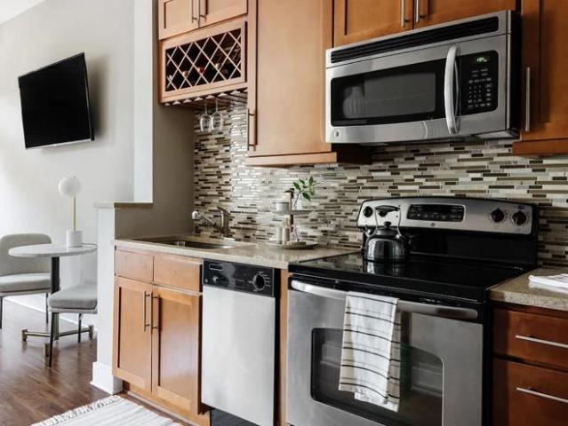 1 Br, 1 bath, Apartment 600 St Mary&apos s St