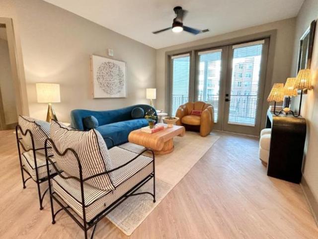 1 Br, 1 bath, Apartment 600 W Cabarrus St