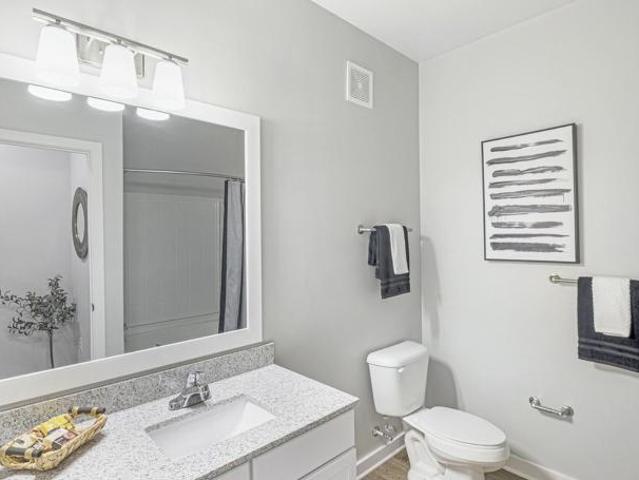 1 Br, 1 bath, Apartment 601 McCaw Bridge St