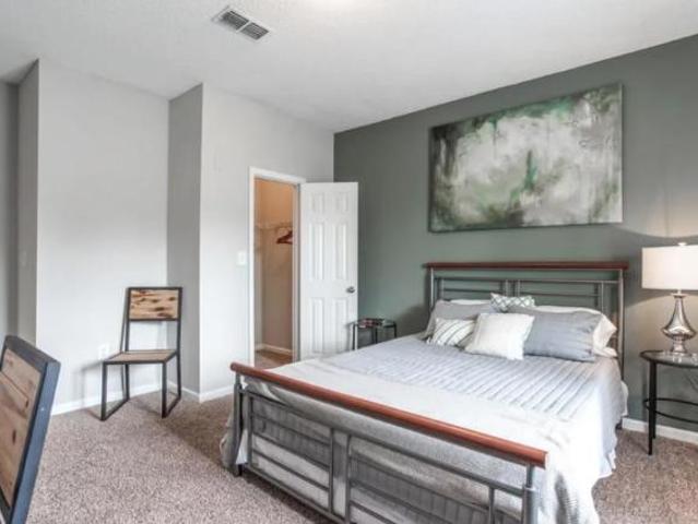 1 Br, 1 bath, Apartment 6030 Riverdale Rd