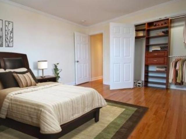 1 Br, 1 bath, Apartment 60 Brattle Street