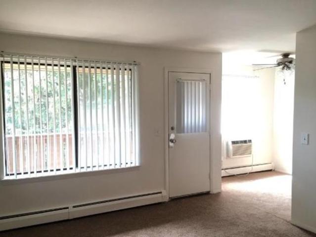 1 Br, 1 bath, Apartment 60 Sandy Lane