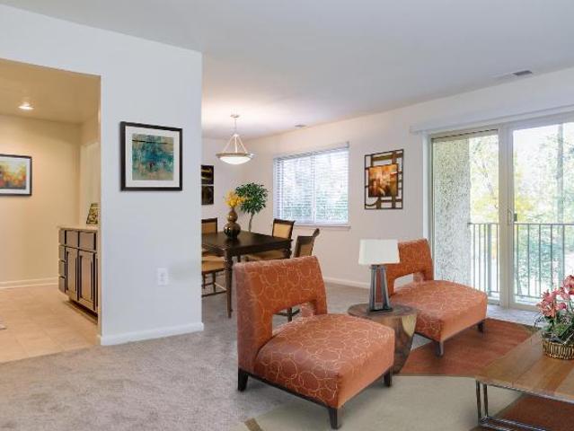 1 Br, 1 bath, Apartment 614 Oakland Hills Drive