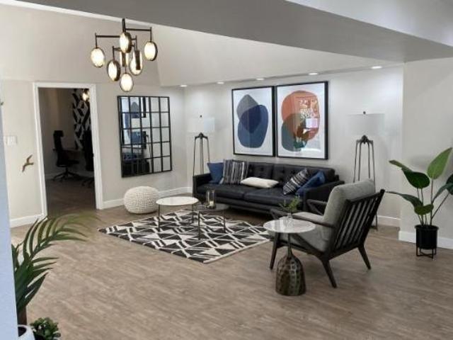 1 Br, 1 bath, Apartment 6152 W Oakland St