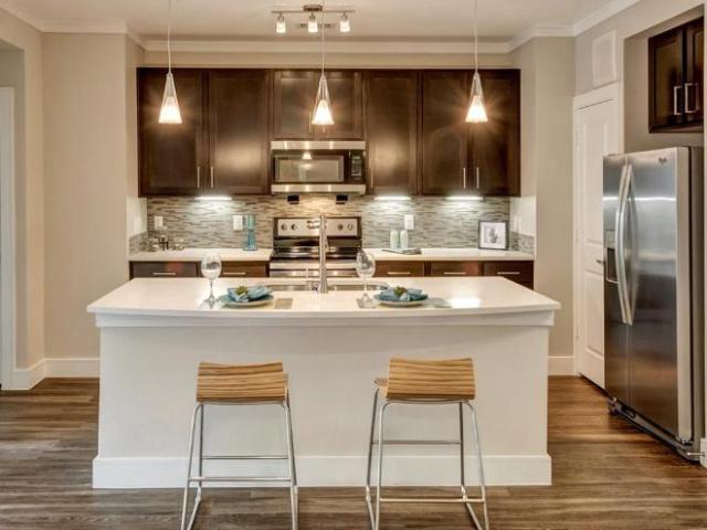 1 Br, 1 bath, Apartment 6100 Ashbury Street