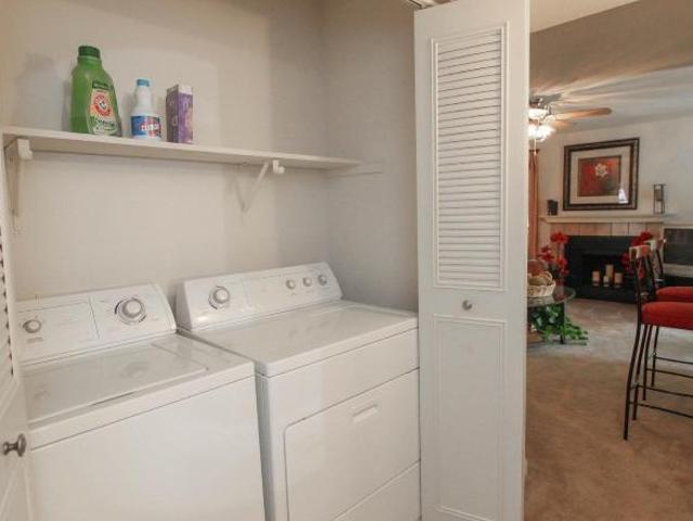 1 Br, 1 bath, Apartment 6100 Barrowood Dr