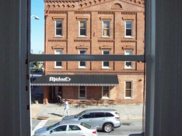 1 Br, 1 bath, Apartment 610 Mulberry Street
