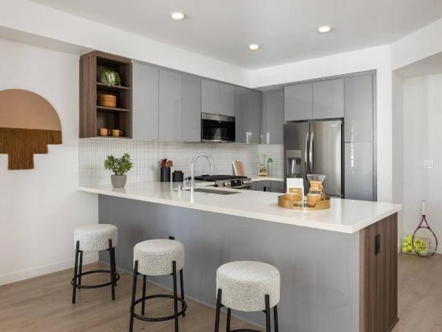 1 Br, 1 bath, Apartment 610 Del Sol Dr