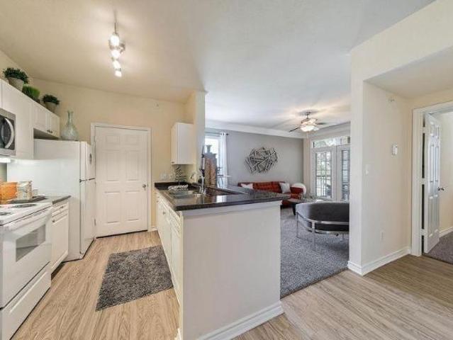 1 Br, 1 bath, Apartment 6111 N Beach St