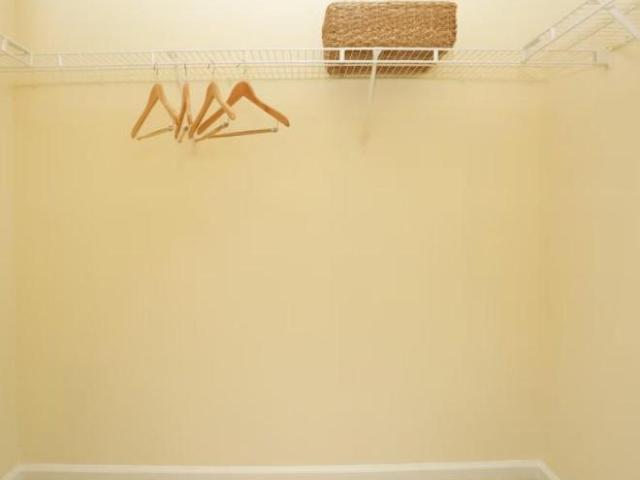 1 Br, 1 bath, Apartment 6114 Riverdale Rd