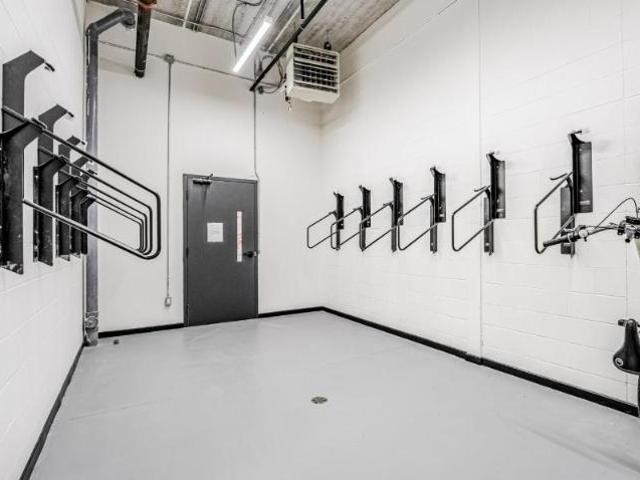1 Br, 1 bath, Apartment 611 Davenport Rd
