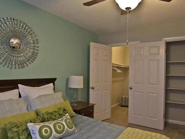 1 Br, 1 bath, Apartment 613 Charleston Rd