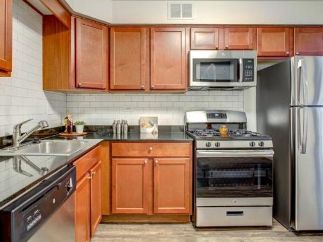 1 Br, 1 bath, Apartment 624 Sheridan Rd