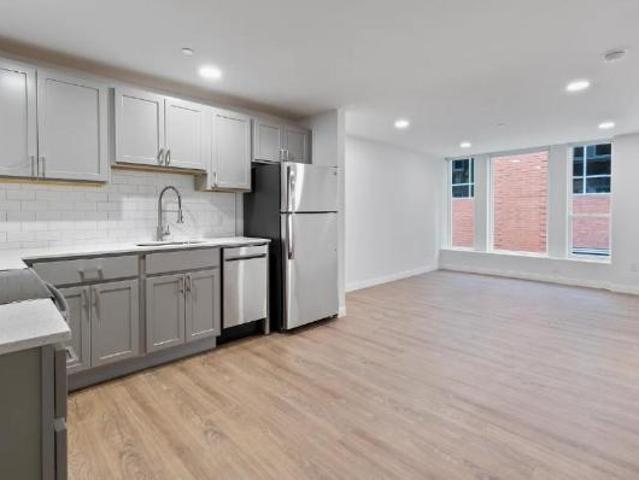 1 Br, 1 bath, Apartment 627 Hamilton St