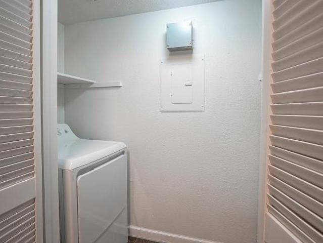 1 Br, 1 bath, Apartment 6200 Eubank Blvd NE