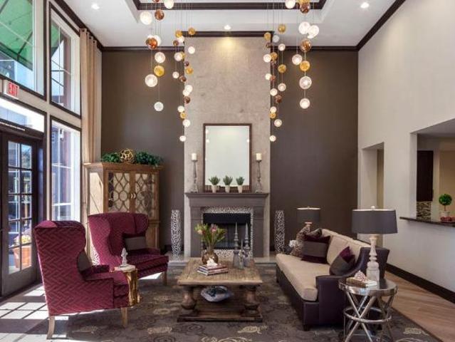 1 Br, 1 bath, Apartment 6355 De Soto Avenue